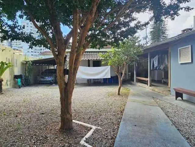 Casa / Sobrado para Venda em Florianópolis/SC Trindade 2 Quartos