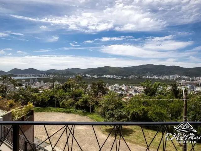 Casa / Sobrado para Venda em Florianópolis/SC Trindade 4 Quartos