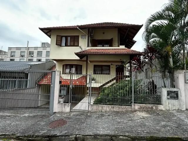 Casa / Sobrado para Venda em Florianópolis/SC Trindade 4 Quartos