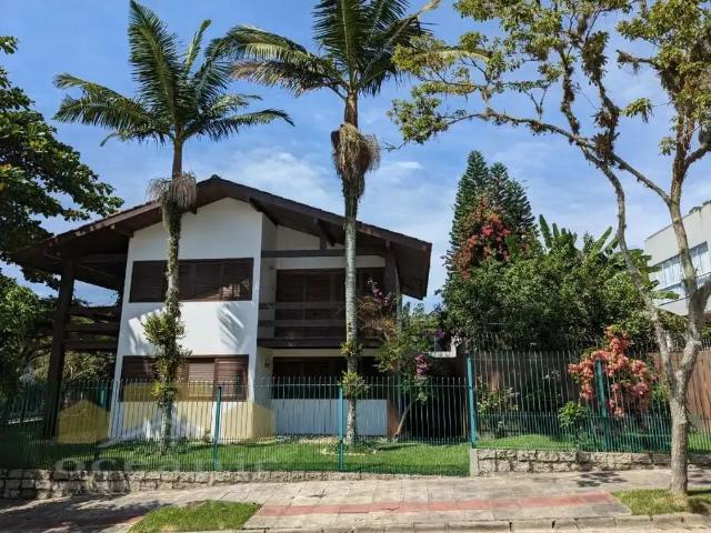 Casa / Sobrado para Venda em Florianópolis/SC Trindade 4 Quartos