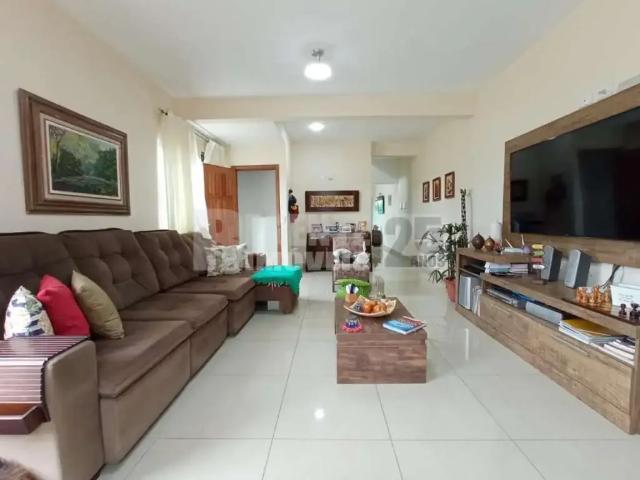 Casa / Sobrado para Venda em Florianópolis/SC Trindade 4 Quartos