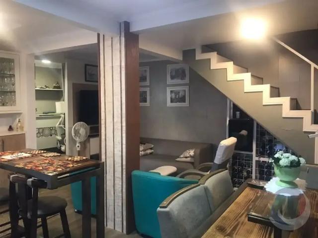 Casa / Sobrado para Venda em Florianópolis/SC Trindade 5 Quartos
