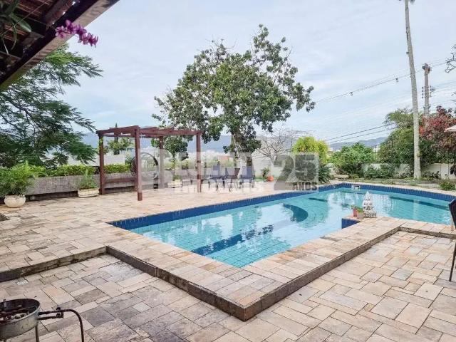 Casa / Sobrado para Venda em Florianópolis/SC Trindade 5 Quartos