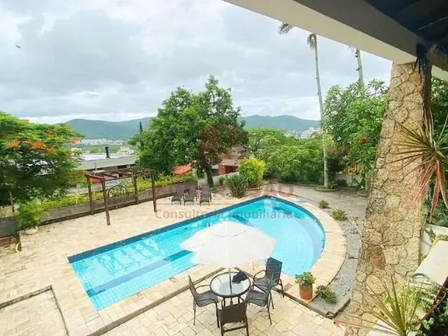 Casa / Sobrado para Venda em Florianópolis/SC Trindade 5 Quartos