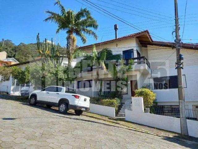 Casa / Sobrado para Venda em Florianópolis/SC Trindade 6 Quartos