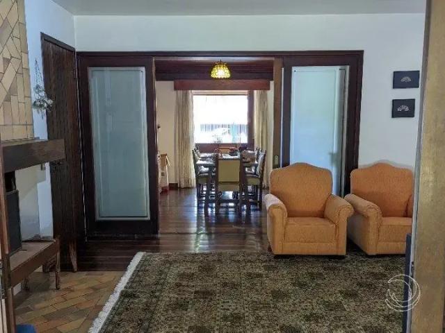 Casa / Sobrado para Venda em Florianópolis/SC Trindade 6 Quartos