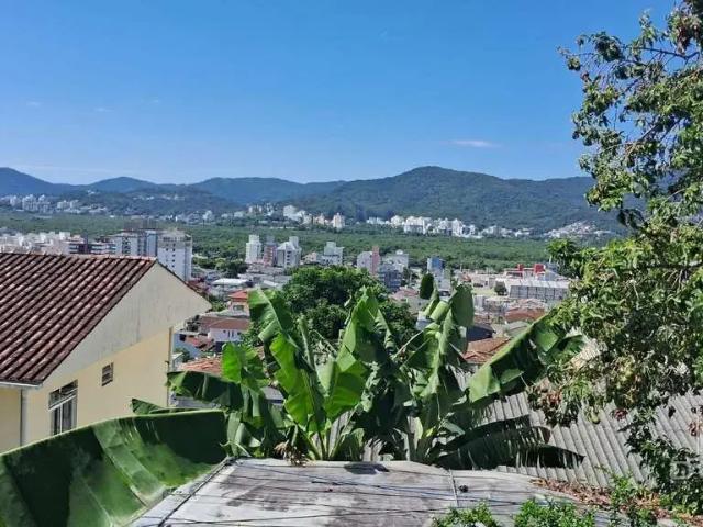 Casa / Sobrado para Venda em Florianópolis/SC Trindade 8 Quartos