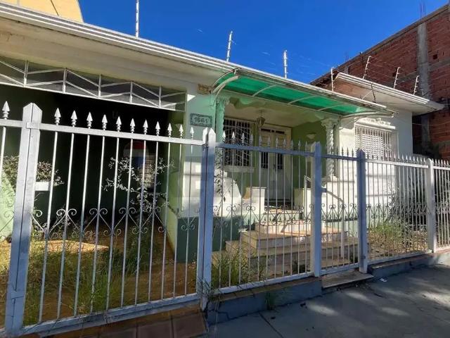 Casa / Sobrado para Venda em Franca/SP Centro 2 Quartos