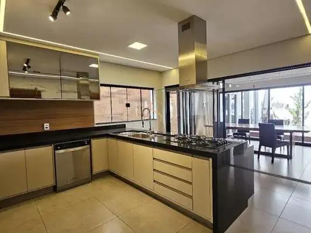 Casa / Sobrado para Venda em Franca/SP Centro 4 Quartos