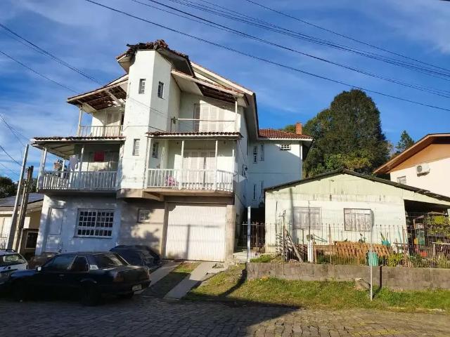 Casa / Sobrado para Venda em Garibaldi/RS Glória 8 Quartos