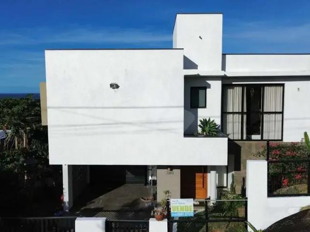 Casa / Sobrado para Venda em Garopaba/SC Macacu 4 Quartos