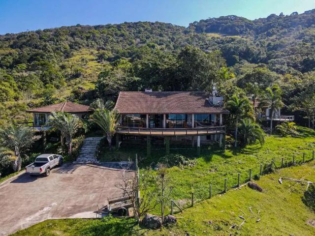 Casa / Sobrado para Venda em Garopaba/SC Macacu 3 Quartos