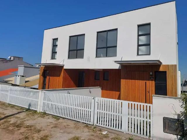 Casa / Sobrado para Venda em Garopaba/SC Ambrósio 2 Quartos