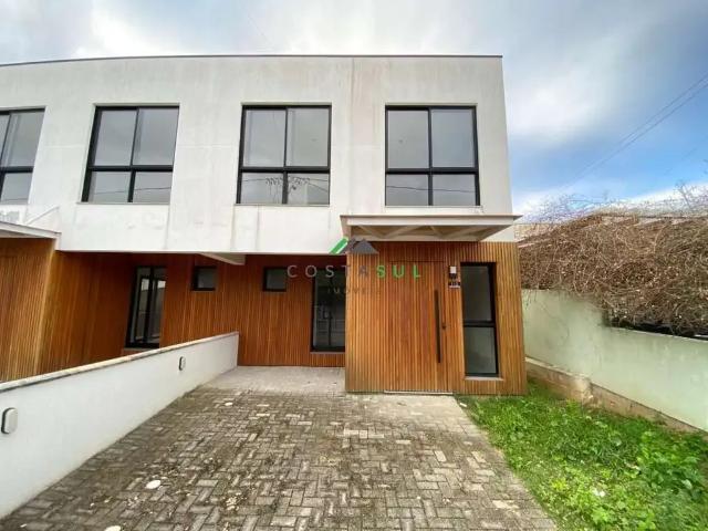 Casa / Sobrado para Venda em Garopaba/SC Ambrósio 3 Quartos