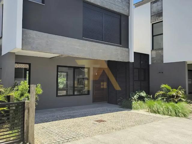 Casa / Sobrado para Venda em Garopaba/SC Ambrósio 3 Quartos