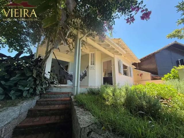 Casa / Sobrado para Venda em Garopaba/SC Centro 4 Quartos