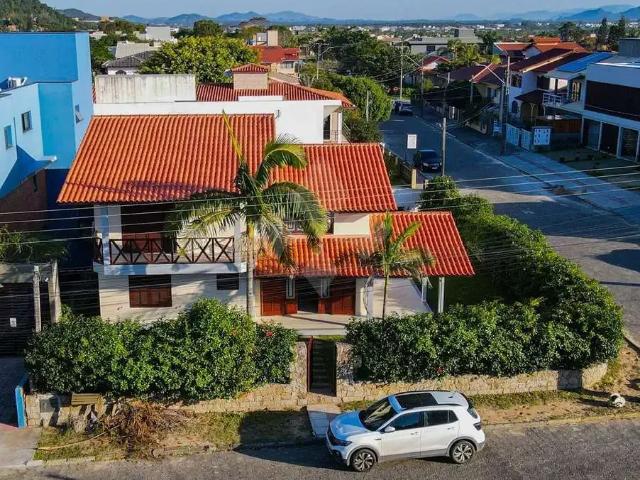 Casa / Sobrado para Venda em Garopaba/SC Centro 4 Quartos