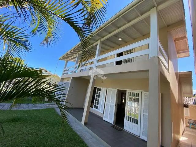 Casa / Sobrado para Venda em Garopaba/SC Centro 4 Quartos