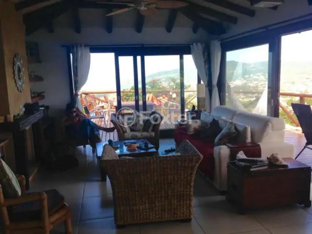 Casa / Sobrado para Venda em Garopaba/SC Centro 3 Quartos