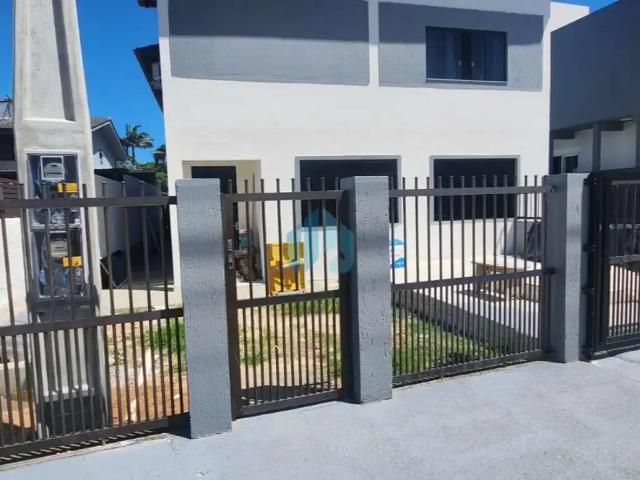 Casa / Sobrado para Venda em Garopaba/SC Centro 3 Quartos