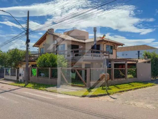 Casa / Sobrado para Venda em Garopaba/SC Centro 3 Quartos