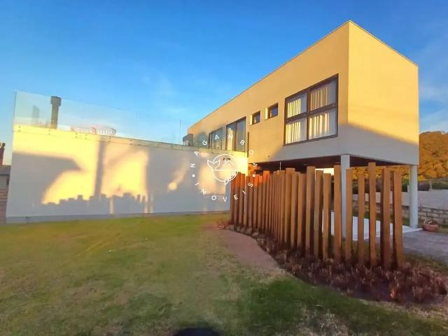 Casa / Sobrado para Venda em Garopaba/SC Centro 3 Quartos