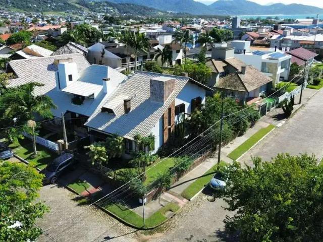 Casa / Sobrado para Venda em Garopaba/SC Centro 3 Quartos