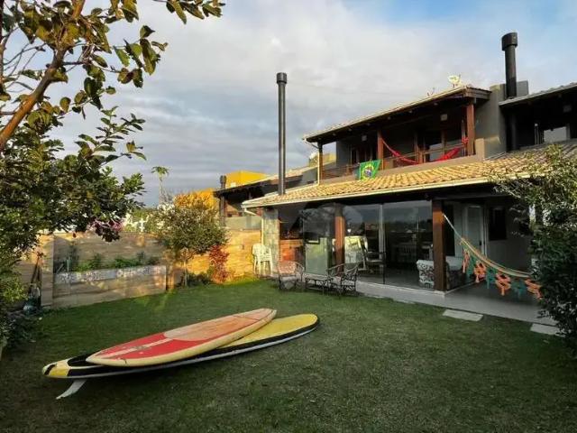 Casa / Sobrado para Venda em Garopaba/SC Ferraz 3 Quartos