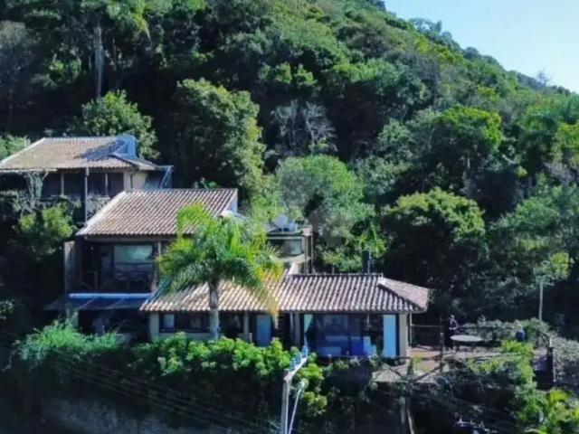 Casa / Sobrado para Venda em Garopaba/SC Ferraz 3 Quartos