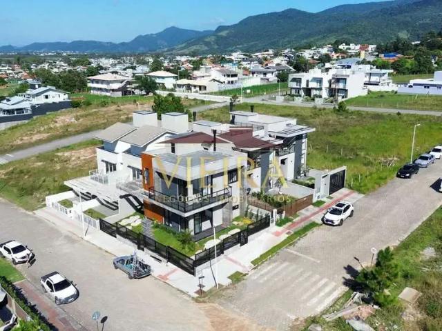Casa / Sobrado para Venda em Garopaba/SC Ferraz 3 Quartos