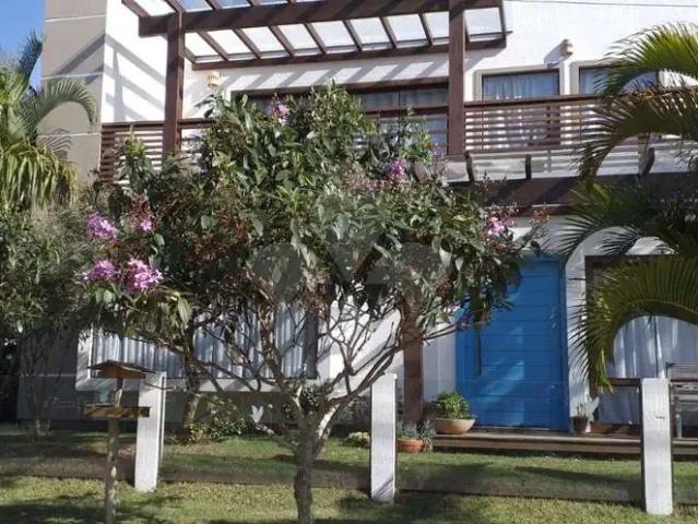 Casa / Sobrado para Venda em Garopaba/SC Ferraz 3 Quartos