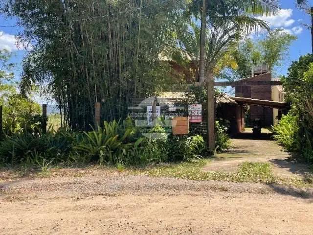 Casa / Sobrado para Venda em Garopaba/SC Praia da Barra 2 Quartos