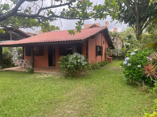 Casa / Sobrado para Venda em Garopaba/SC Praia da Barra 3 Quartos