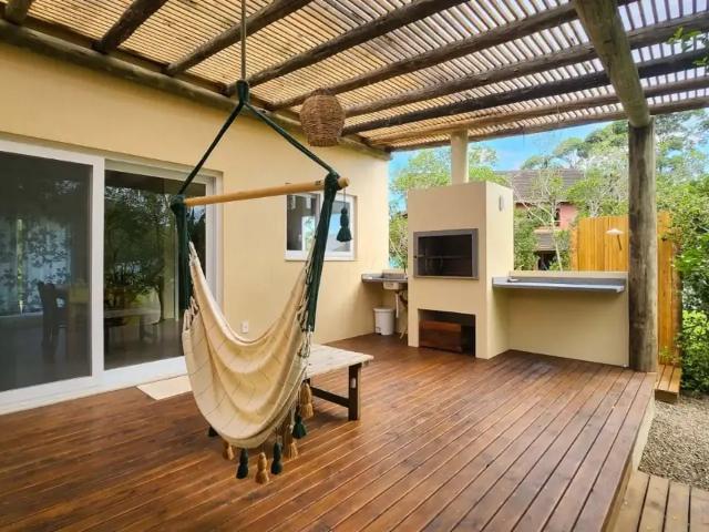 Casa / Sobrado para Venda em Garopaba/SC Praia da Ferrugem 2 Quartos