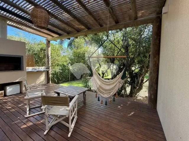 Casa / Sobrado para Venda em Garopaba/SC Praia da Ferrugem 2 Quartos