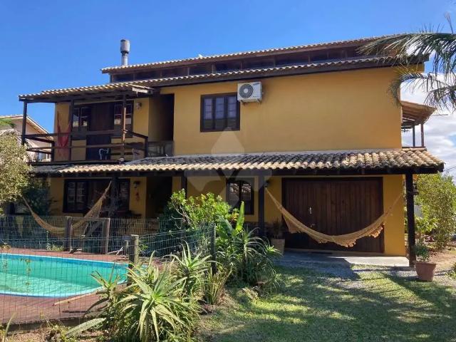 Casa / Sobrado para Venda em Garopaba/SC Praia da Ferrugem 4 Quartos