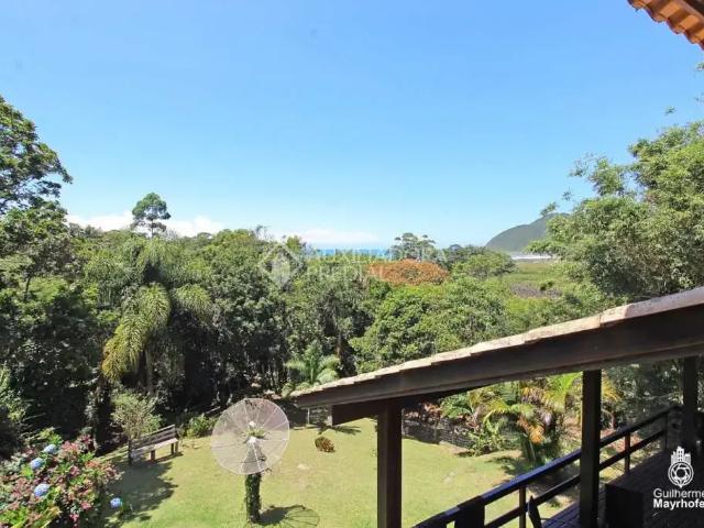 Casa / Sobrado para Venda em Garopaba/SC Praia da Silveira 3 Quartos