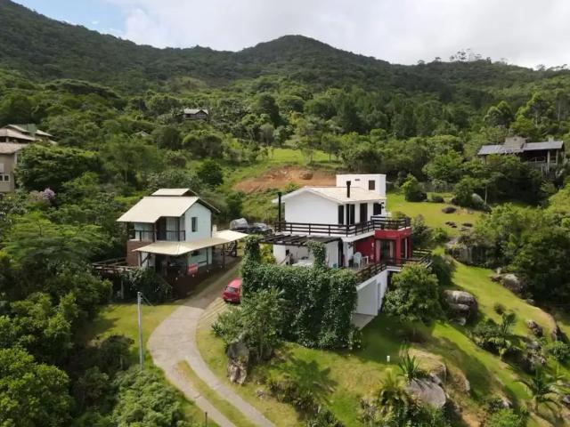 Casa / Sobrado para Venda em Garopaba/SC Siriú 4 Quartos
