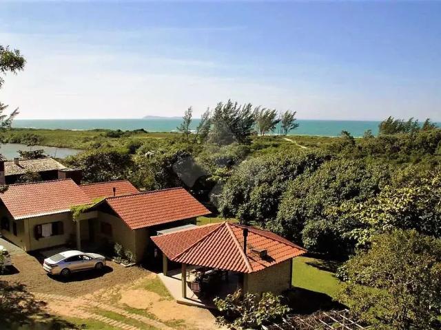 Casa / Sobrado para Venda em Garopaba/SC Siriú 7 Quartos