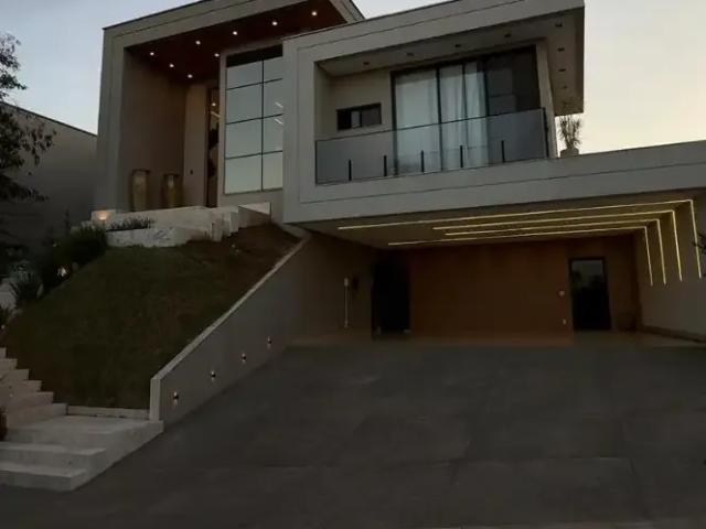 Casa / Sobrado para Venda em Goiânia/GO Condomínio do Lago 5 Quartos