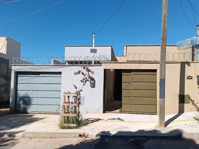 Casa / Sobrado para Venda em Goiânia/GO Carolina Parque Extensão 2 Quartos