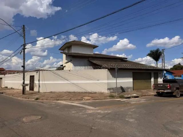 Casa / Sobrado para Venda em Goiânia/GO Cidade Jardim 3 Quartos