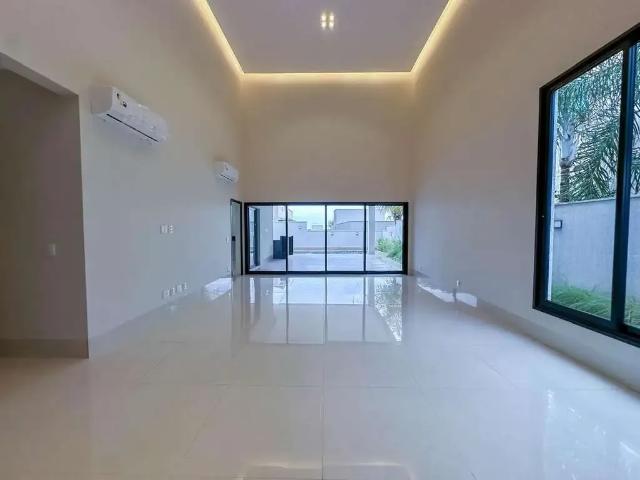 Casa / Sobrado para Venda em Goiânia/GO Alphaville Flamboyant Residencial Araguaia 4 Quartos