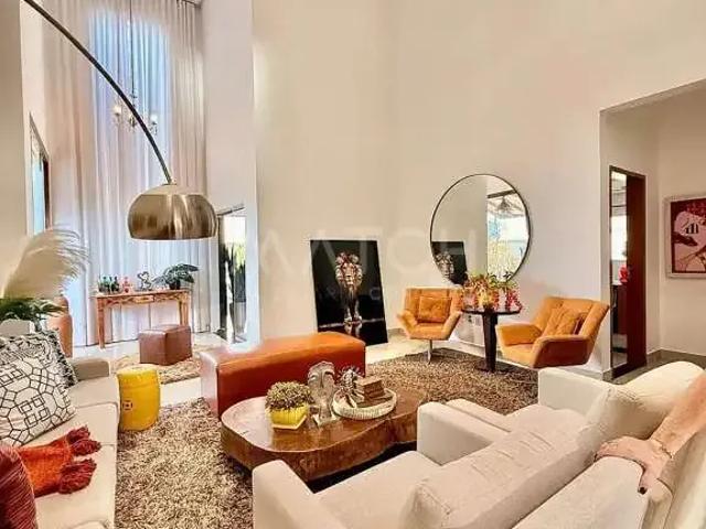 Casa / Sobrado para Venda em Goiânia/GO Fazenda Vau das Pombas 5 Quartos