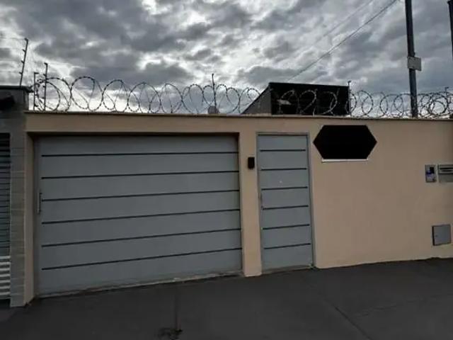 Casa / Sobrado para Venda em Goiânia/GO Jardim Mariliza 3 Quartos