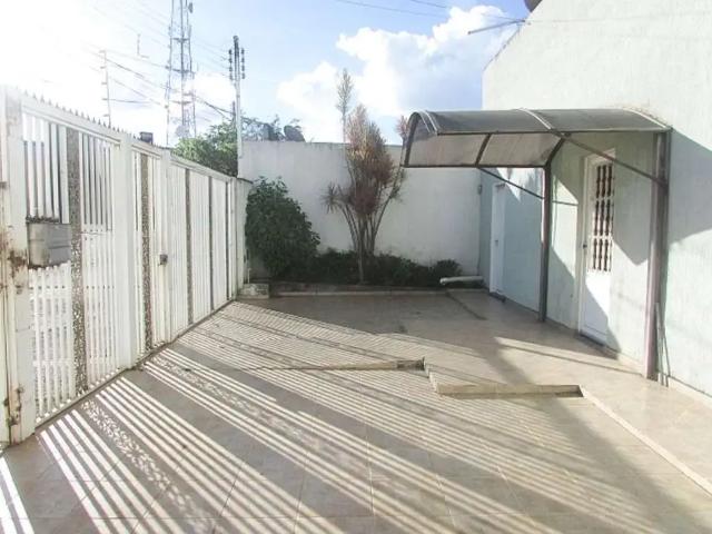 Casa / Sobrado para Venda em Goiânia/GO Jardim das Esmeraldas 3 Quartos