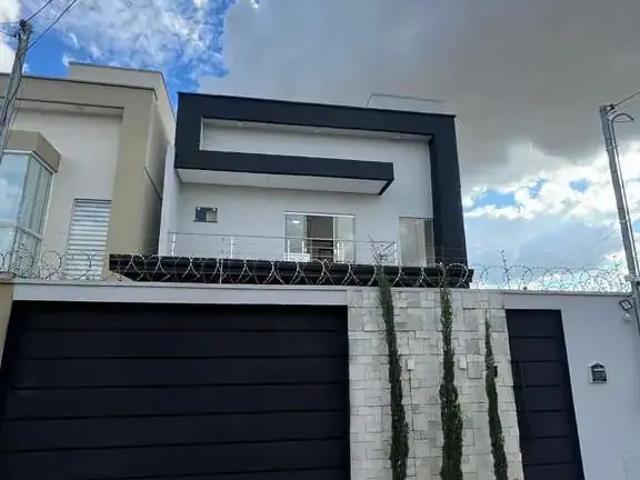 Casa / Sobrado para Venda em Goiânia/GO Jardim Europa 3 Quartos