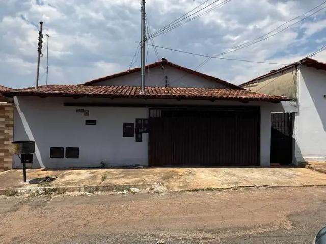 Casa / Sobrado para Venda em Goiânia/GO Jardim Guanabara II 3 Quartos