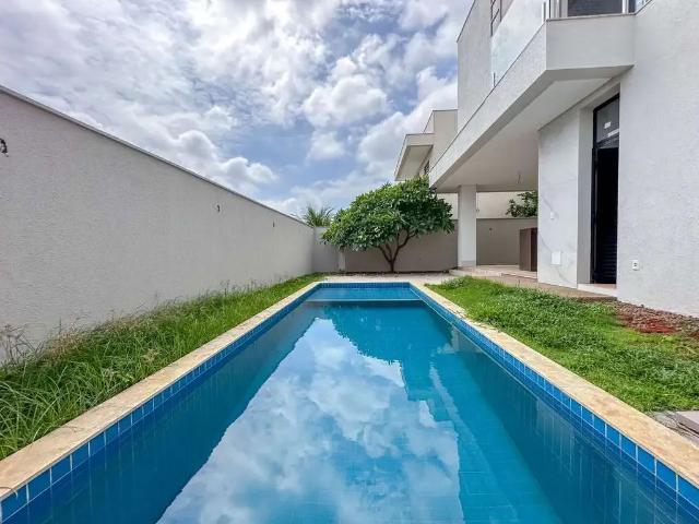 Casa / Sobrado para Venda em Goiânia/GO Jardins Valência 4 Quartos