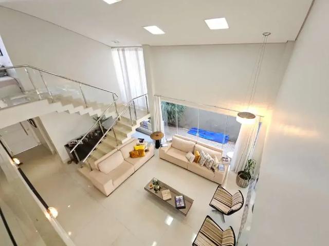 Casa / Sobrado para Venda em Goiânia/GO Jardins Valência 5 Quartos